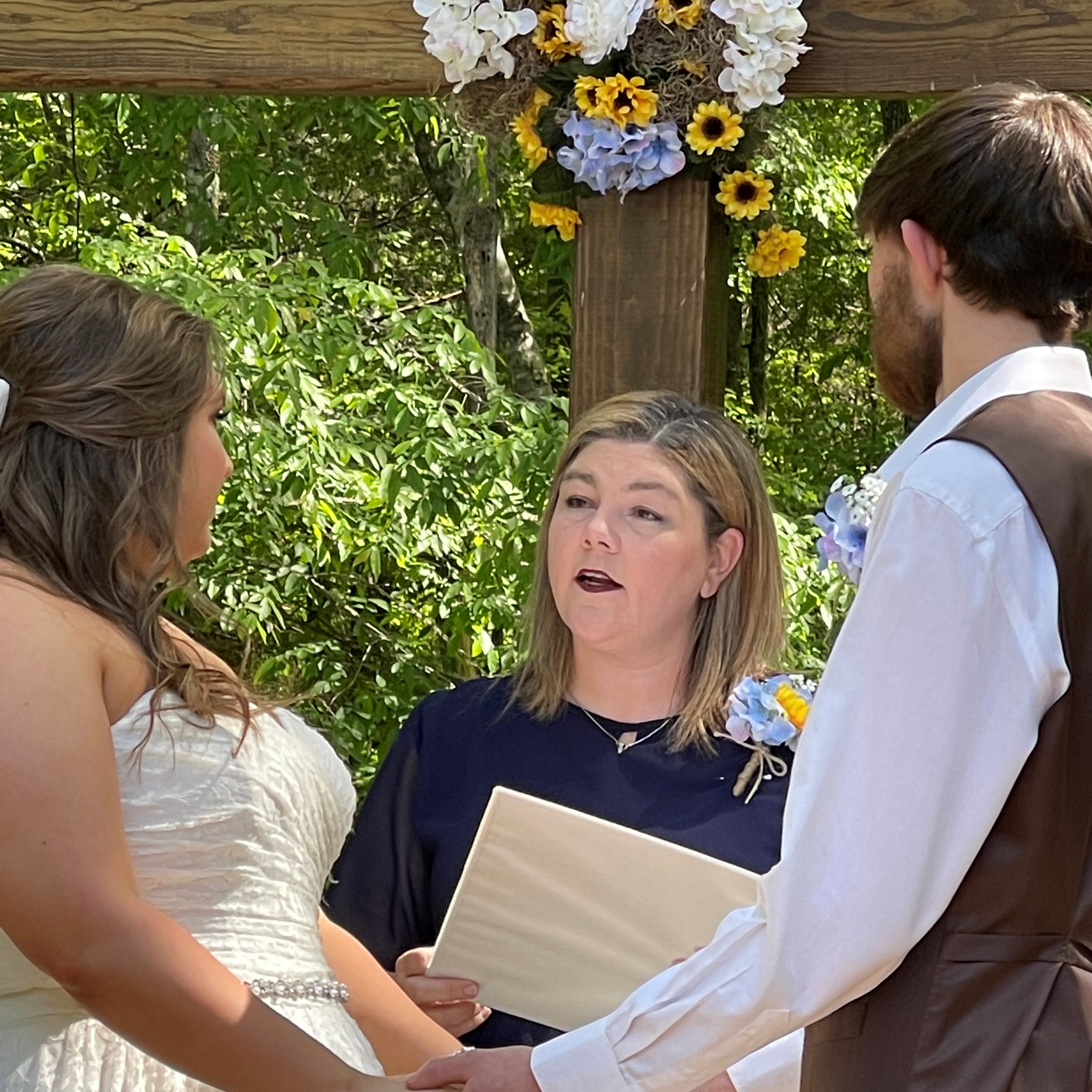 Marry Me Meg – DeSoto County MS Wedding Officiant